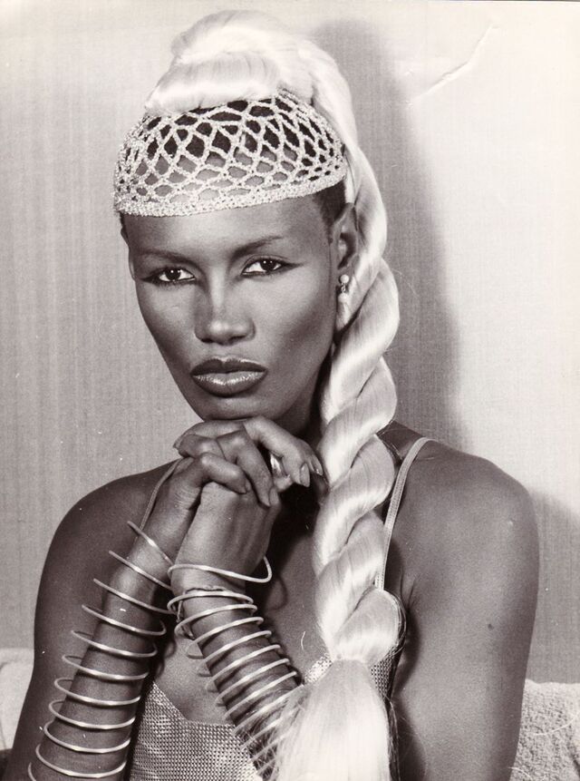 Os 10 momentos mais memoráveis de Grace Jones para celebrar os seus 70 ...