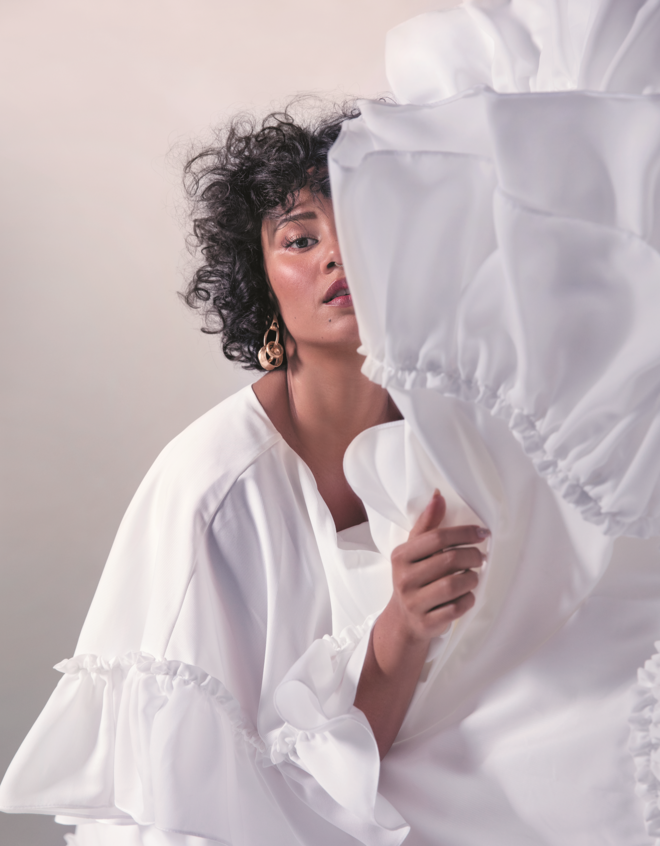 Mayra, a diva rebelde - Atual - Máxima