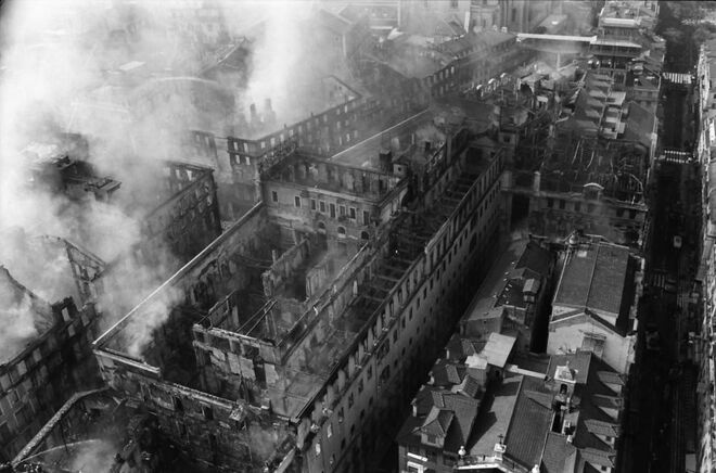 Recordar o incêndio que deflagrou nos Armazéns Grandella do Chiado ...
